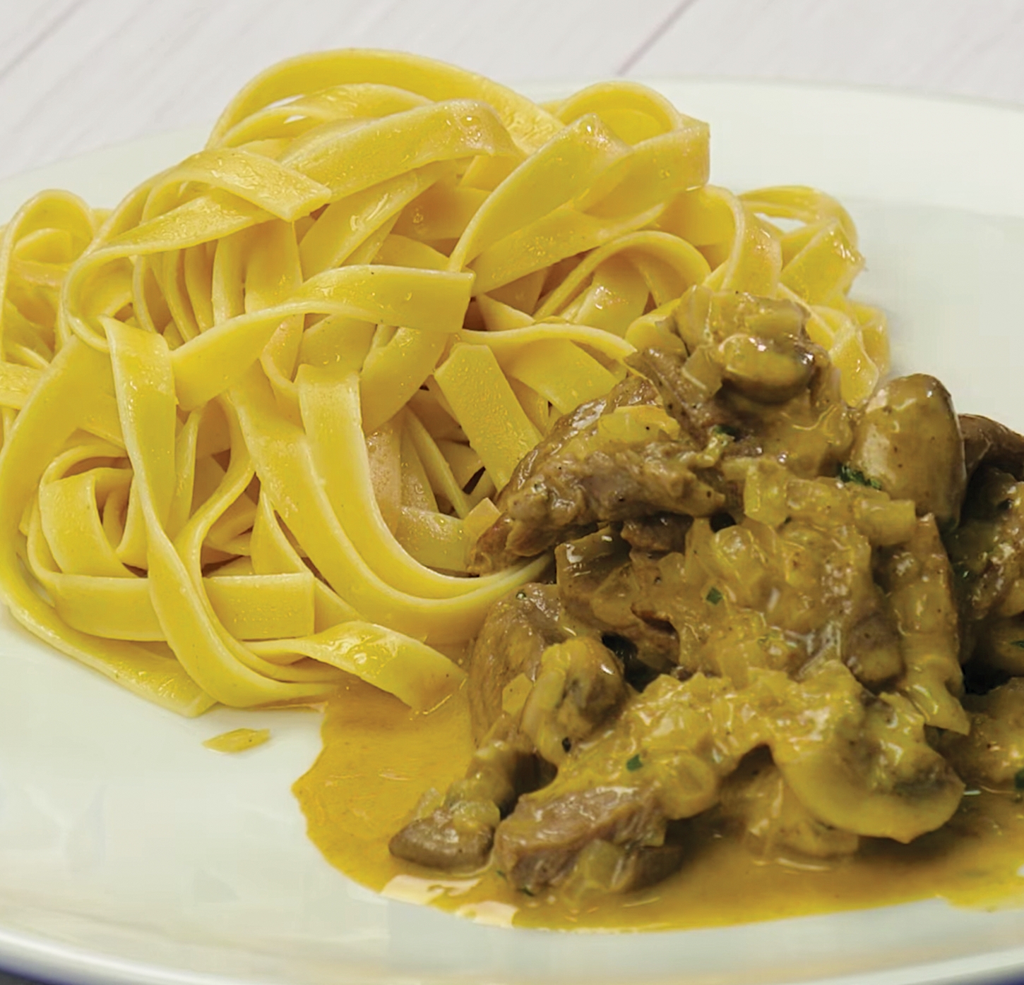 Cómo preparar Lomo strogonoff: receta paso a paso VIDEO | Recetas Buenazo
